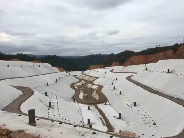 Construction waste landfill - one-stop geosynthetics solution
